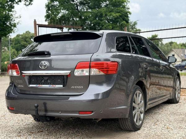 Pelēks Toyota Avensis 2012 Ukmergė, ar dzinēja tilpumu 2.23 L un nobraukumu 240 tūkst. km par 5650 €, foto 5 vietnē AUTOMOTO.COM.LV