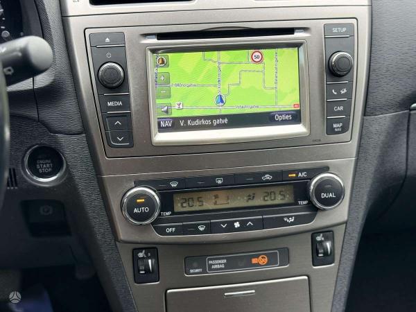 Pelēks Toyota Avensis 2012 Ukmergė, ar dzinēja tilpumu 2.23 L un nobraukumu 240 tūkst. km par 5650 €, foto 9 vietnē AUTOMOTO.COM.LV