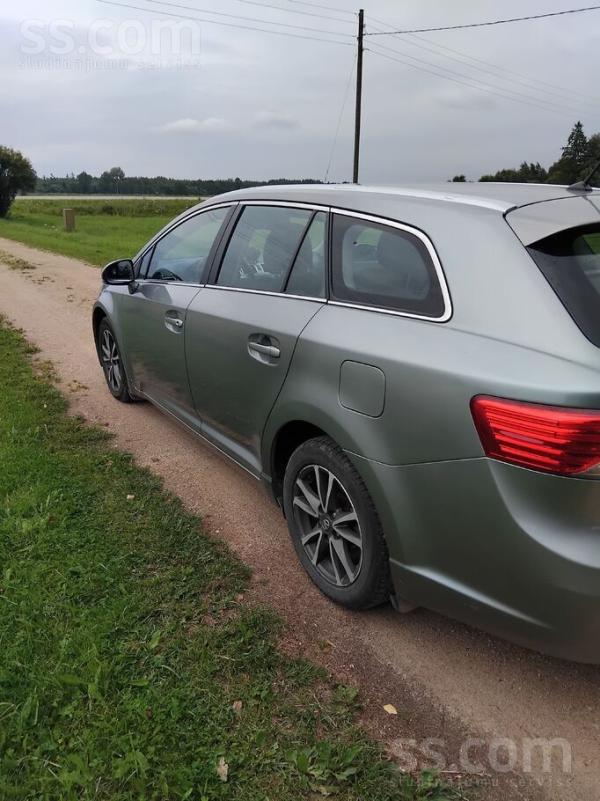 Pelēks Toyota Avensis 2012 Kuldīga, ar dzinēja tilpumu 2.00 L un nobraukumu 206 tūkst. km par 5490 €, foto 2 vietnē AUTOMOTO.COM.LV