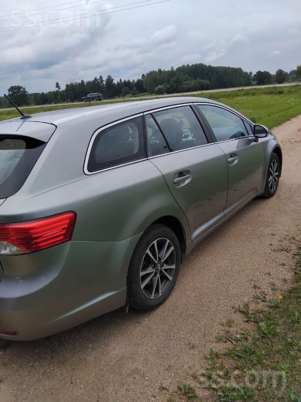 Pelēks Toyota Avensis 2012 Kuldīga, ar dzinēja tilpumu 2.00 L un nobraukumu 206 tūkst. km par 5490 €, foto 3 vietnē AUTOMOTO.COM.LV