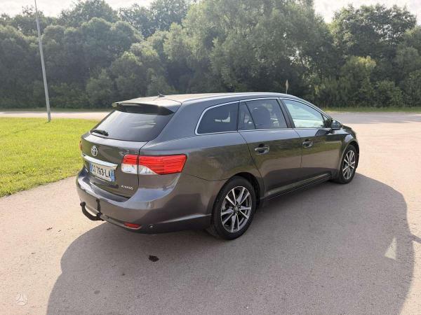 Pelēks Toyota Avensis 2012 Tauragė, ar dzinēja tilpumu 2.00 L un nobraukumu 267 tūkst. km par 5100 €, foto 5 vietnē AUTOMOTO.COM.LV