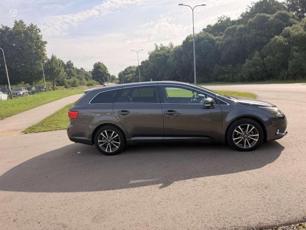 Pelēks Toyota Avensis 2012 Tauragė, ar dzinēja tilpumu 2.00 L un nobraukumu 267 tūkst. km par 5100 €, foto 8 vietnē AUTOMOTO.COM.LV