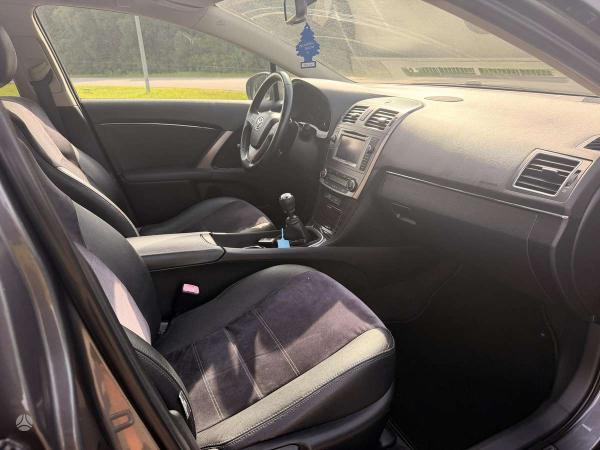 Pelēks Toyota Avensis 2012 Tauragė, ar dzinēja tilpumu 2.00 L un nobraukumu 267 tūkst. km par 5100 €, foto 10 vietnē AUTOMOTO.COM.LV