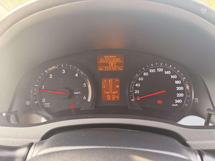 Серый Тойота Авенсис 2012 в Таураге, объемом двигателя 2.00 л и пробегом 267 тыс. км за 5100 €, фото 27 на AUTOMOTO.COM.LV