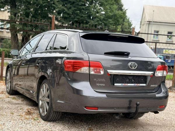 Grey Toyota Avensis 2012 in Ukmerge, with an engine capacity of 2.23 L and mileage of 240 thousand km for 5750 €, photo 5 on AUTOMOTO.COM.LV