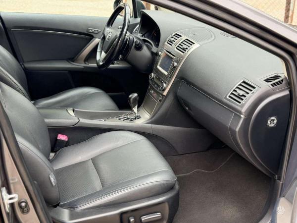 Grey Toyota Avensis 2012 in Ukmerge, with an engine capacity of 2.23 L and mileage of 240 thousand km for 5750 €, photo 6 on AUTOMOTO.COM.LV