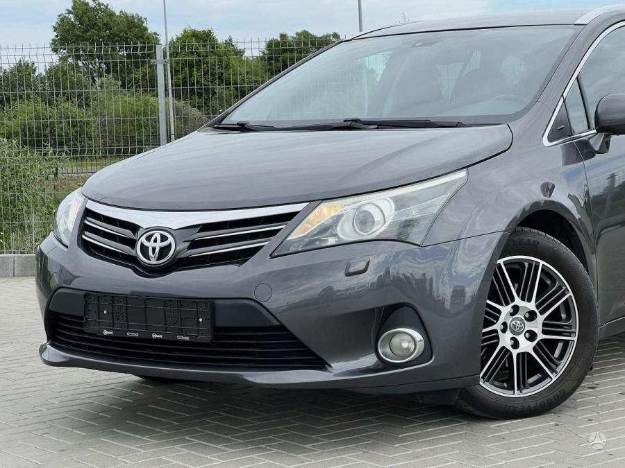 Pelēks Toyota Avensis 2012 Tauragė, ar dzinēja tilpumu 2.00 L un nobraukumu 260 tūkst. km par 4900 €, foto 3 vietnē AUTOMOTO.COM.LV