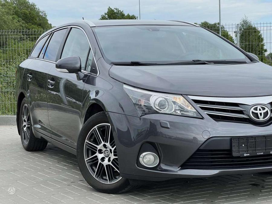 Pelēks Toyota Avensis 2012 Tauragė, ar dzinēja tilpumu 2.00 L un nobraukumu 260 tūkst. km par 4900 €, foto 5 vietnē AUTOMOTO.COM.LV