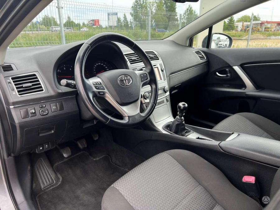 Pelēks Toyota Avensis 2012 Tauragė, ar dzinēja tilpumu 2.00 L un nobraukumu 260 tūkst. km par 4900 €, foto 11 vietnē AUTOMOTO.COM.LV