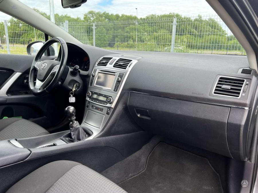 Pelēks Toyota Avensis 2012 Tauragė, ar dzinēja tilpumu 2.00 L un nobraukumu 260 tūkst. km par 4900 €, foto 13 vietnē AUTOMOTO.COM.LV