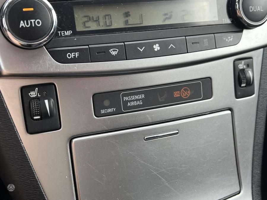 Pelēks Toyota Avensis 2012 Tauragė, ar dzinēja tilpumu 2.00 L un nobraukumu 260 tūkst. km par 4900 €, foto 21 vietnē AUTOMOTO.COM.LV