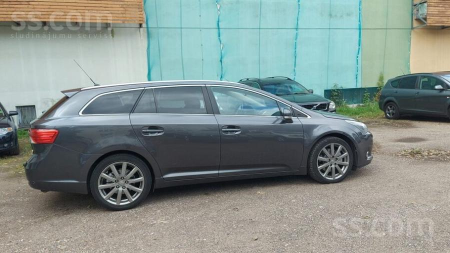 Pelēks Toyota Avensis 2012 Daugavpils, ar dzinēja tilpumu 2.20 L un nobraukumu 0 tūkst. km par 6550 €, foto 6 vietnē AUTOMOTO.COM.LV
