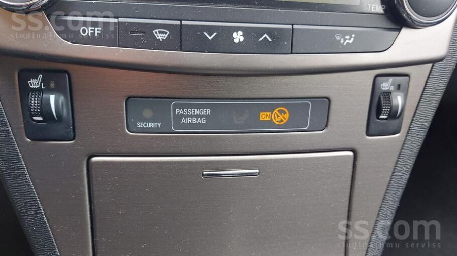 Pelēks Toyota Avensis 2012 Daugavpils, ar dzinēja tilpumu 2.20 L un nobraukumu 0 tūkst. km par 6550 €, foto 20 vietnē AUTOMOTO.COM.LV