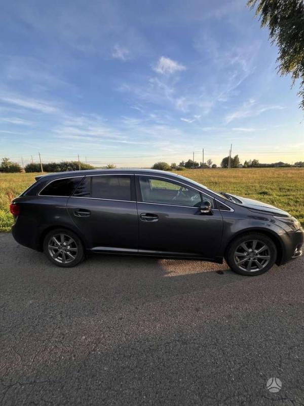 Pelēks Toyota Avensis 2012 Raseiniai, ar dzinēja tilpumu 2.23 L un nobraukumu 334 tūkst. km par 4700 €, foto 1 vietnē AUTOMOTO.COM.LV