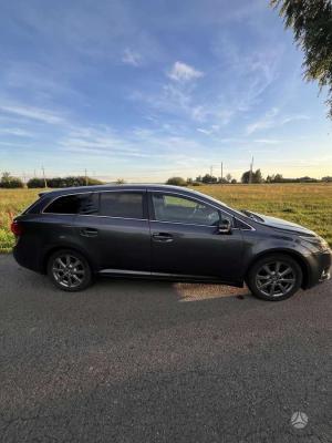 Grey Toyota Avensis 2012 in Raseiniai, with an engine capacity of 2.23 L and mileage of 334 thousand km for 4700 €, photo  on AUTOMOTO.COM.LV