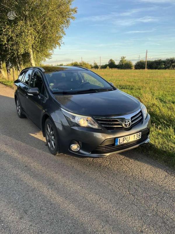 Pelēks Toyota Avensis 2012 Raseiniai, ar dzinēja tilpumu 2.23 L un nobraukumu 334 tūkst. km par 4700 €, foto 3 vietnē AUTOMOTO.COM.LV