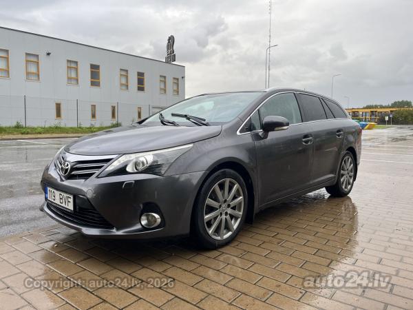 Серый Тойота Авенсис 2012 в Тарту, объемом двигателя 2.00 л и пробегом 327 тыс. км за 6999 €, фото 1 на AUTOMOTO.COM.LV