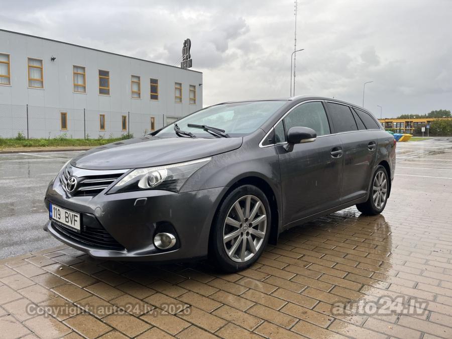 Серый Тойота Авенсис 2012 в Тарту, объемом двигателя 2.00 л и пробегом 327 тыс. км за 6999 €, фото 1 на AUTOMOTO.COM.LV