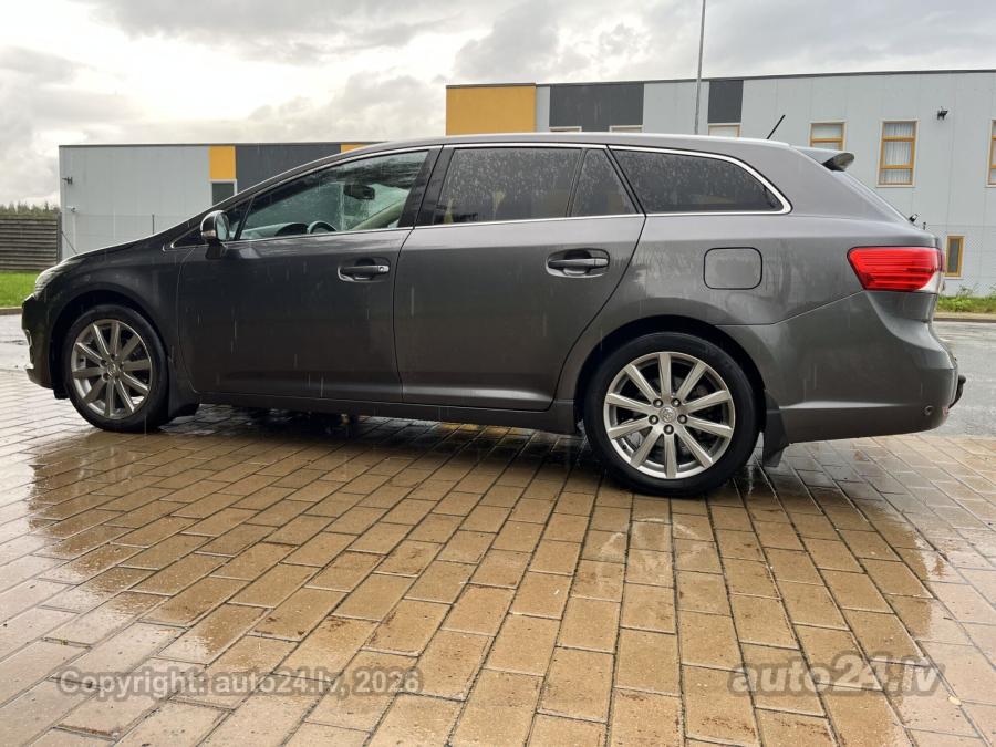Серый Тойота Авенсис 2012 в Тарту, объемом двигателя 2.00 л и пробегом 327 тыс. км за 6999 €, фото 5 на AUTOMOTO.COM.LV