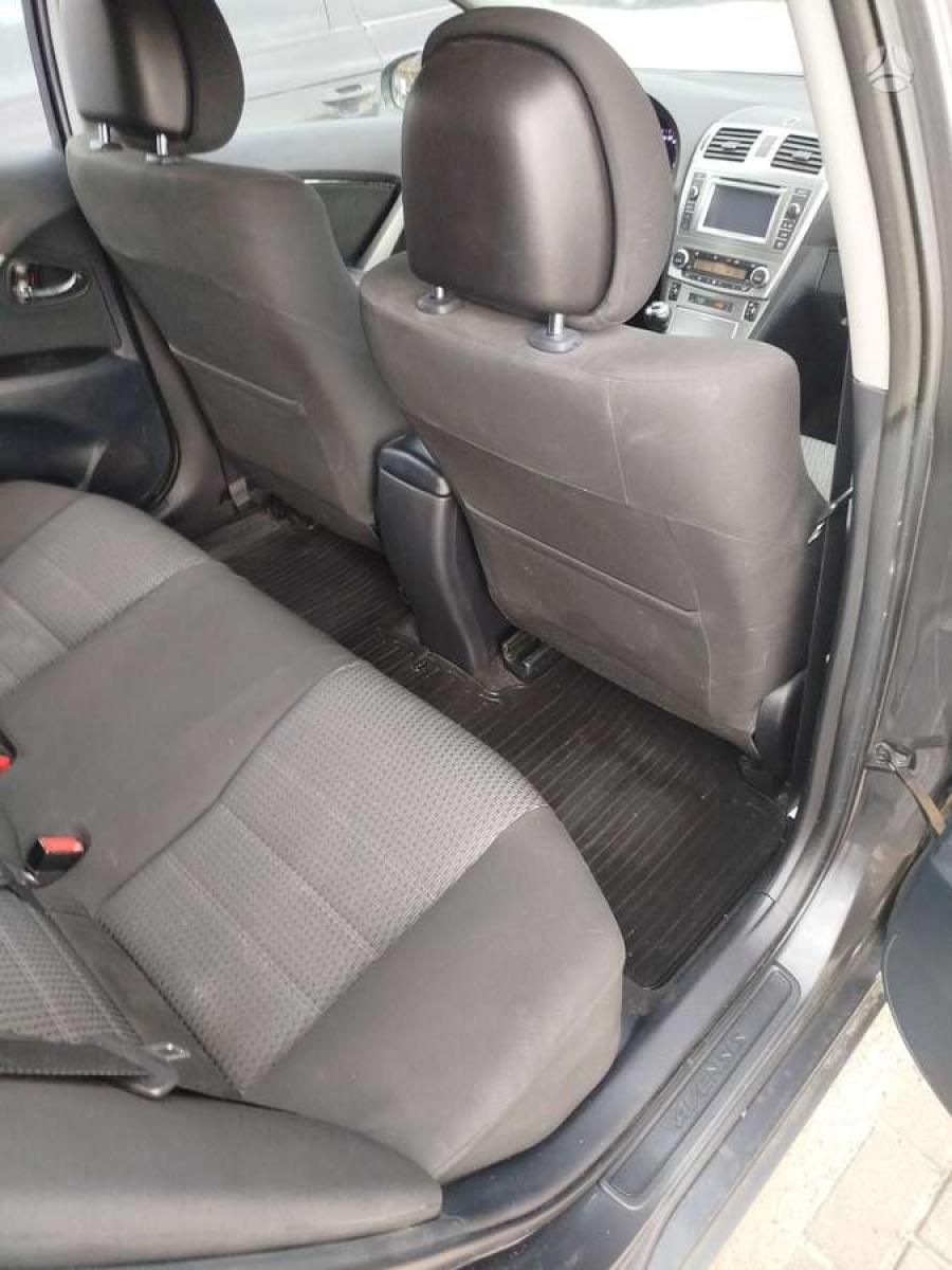 Pelēks Toyota Avensis 2012 Kauņa, ar dzinēja tilpumu 2.00 L un nobraukumu 306 tūkst. km par 4700 €, foto 4 vietnē AUTOMOTO.COM.LV
