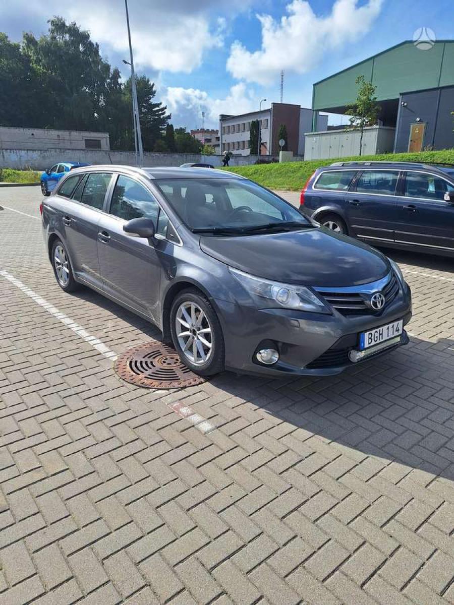 Серый Тойота Авенсис 2012 в Клайпеда, объемом двигателя 2.00 л и пробегом 270 тыс. км за 4500 €, фото 3 на AUTOMOTO.COM.LV