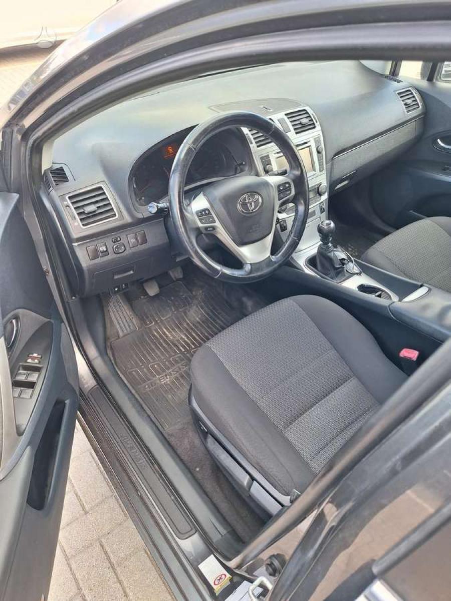 Серый Тойота Авенсис 2012 в Клайпеда, объемом двигателя 2.00 л и пробегом 270 тыс. км за 4500 €, фото 8 на AUTOMOTO.COM.LV