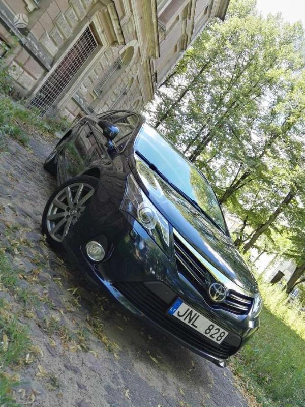 Серый Тойота Авенсис 2012 в Вильнюс, объемом двигателя 2.23 л и пробегом 285 тыс. км за 3500 €, фото 5 на AUTOMOTO.COM.LV