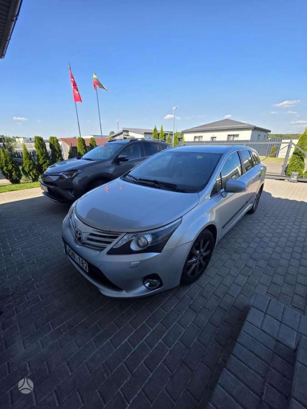 Тойота Авенсис 2012 в Вильнюс на AUTOMOTO.COM.LV Серый Тойота Авенсис 2012 в Вильнюс, объемом двигателя 2.23 л и пробегом 297 тыс. км за 4300 €, фото 1 на AUTOMOTO.COM.LV