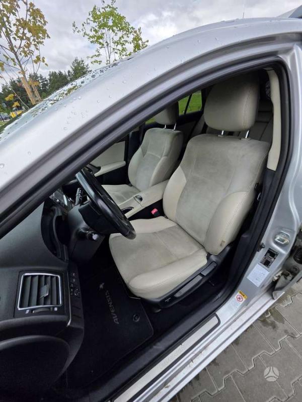 Тойота Авенсис 2012 в Вильнюс на AUTOMOTO.COM.LV Серый Тойота Авенсис 2012 в Вильнюс, объемом двигателя 2.23 л и пробегом 297 тыс. км за 4300 €, фото 9 на AUTOMOTO.COM.LV