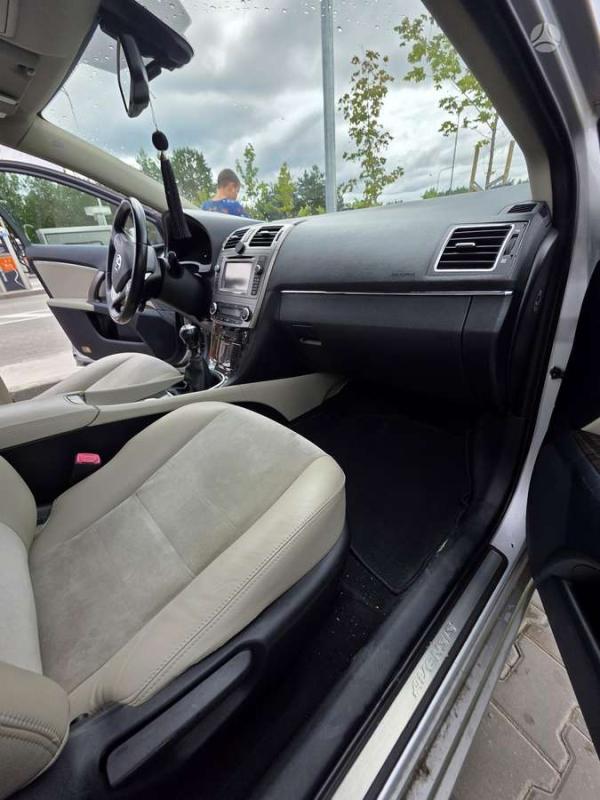 Тойота Авенсис 2012 в Вильнюс на AUTOMOTO.COM.LV Серый Тойота Авенсис 2012 в Вильнюс, объемом двигателя 2.23 л и пробегом 297 тыс. км за 4300 €, фото 10 на AUTOMOTO.COM.LV