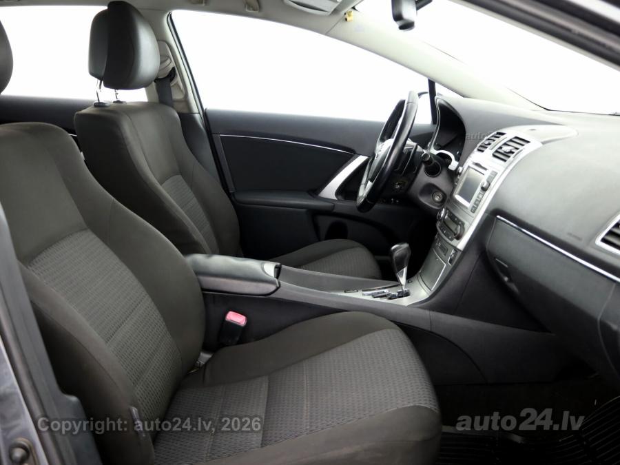 Серый Тойота Авенсис 2012 в Таллин, объемом двигателя 1.80 л и пробегом 258 тыс. км за 3999 €, фото 7 на AUTOMOTO.COM.LV