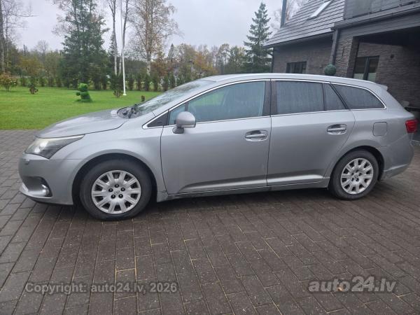 Toyota Avensis 2012 Tallina vietnē Pelēks Toyota Avensis 2012 Tallina, ar dzinēja tilpumu 1.80 L un nobraukumu 249 tūkst. km par 6800 €, foto 1 vietnē AUTOMOTO.COM.LV