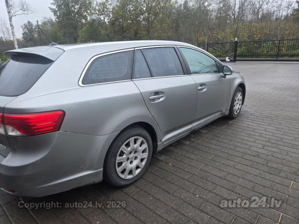 Toyota Avensis 2012 Tallina vietnē Pelēks Toyota Avensis 2012 Tallina, ar dzinēja tilpumu 1.80 L un nobraukumu 249 tūkst. km par 6800 €, foto 5 vietnē AUTOMOTO.COM.LV
