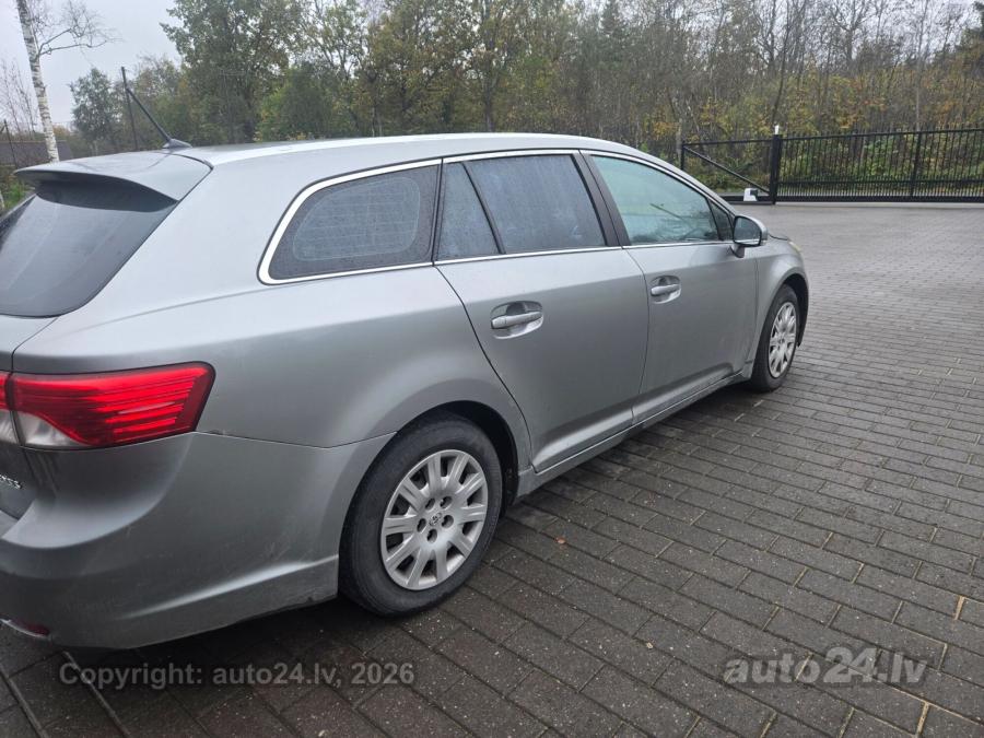 Серый Тойота Авенсис 2012 в Таллин, объемом двигателя 1.80 л и пробегом 249 тыс. км за 6800 €, фото 5 на AUTOMOTO.COM.LV