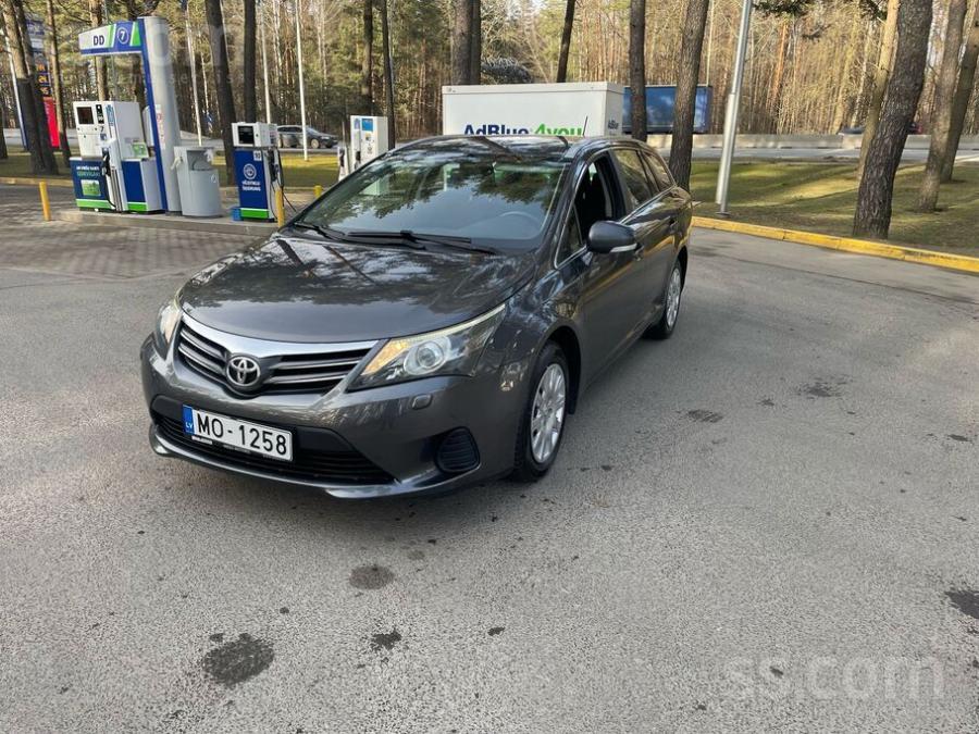 Pelēks Toyota Avensis 2013 Ogre, ar dzinēja tilpumu 1.60 L un nobraukumu 0 tūkst. km par 4999 €, foto 1 vietnē AUTOMOTO.COM.LV