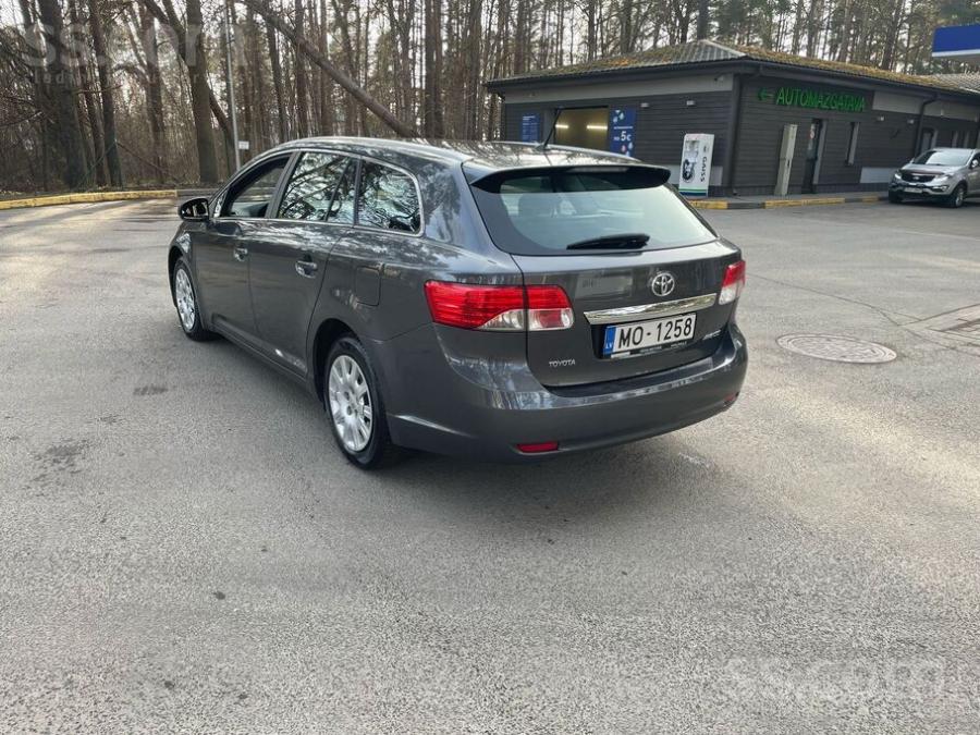 Pelēks Toyota Avensis 2013 Ogre, ar dzinēja tilpumu 1.60 L un nobraukumu 0 tūkst. km par 4999 €, foto 3 vietnē AUTOMOTO.COM.LV
