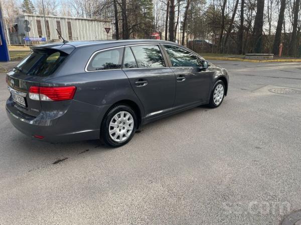 Pelēks Toyota Avensis 2013 Ogre, ar dzinēja tilpumu 1.60 L un nobraukumu 0 tūkst. km par 4999 €, foto 5 vietnē AUTOMOTO.COM.LV