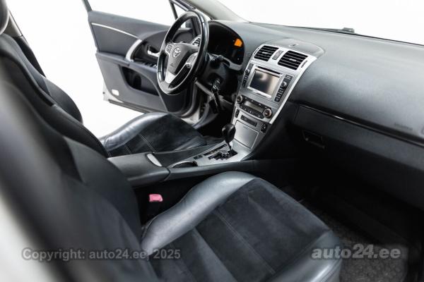 Pelēks Toyota Avensis 2013 Tallina, ar dzinēja tilpumu 2.20 L un nobraukumu 200 tūkst. km par 6999 €, foto 11 vietnē AUTOMOTO.COM.LV