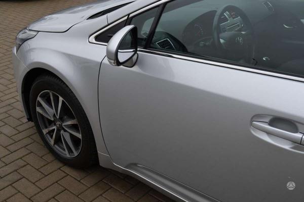 Pelēks Toyota Avensis 2013 Viļņa, ar dzinēja tilpumu 2.00 L un nobraukumu 298 tūkst. km par 6000 €, foto 11 vietnē AUTOMOTO.COM.LV
