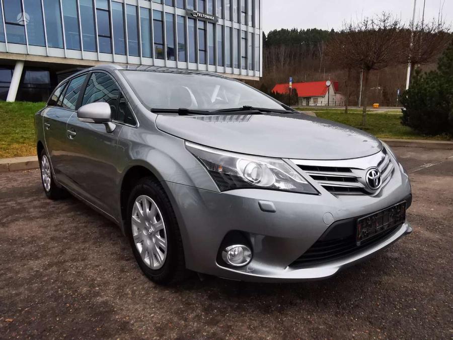 Grey Toyota Avensis 2013 in Vilnius, with an engine capacity of 1.80 L and mileage of 132 thousand km for 7299 €, photo 3 on AUTOMOTO.COM.LV