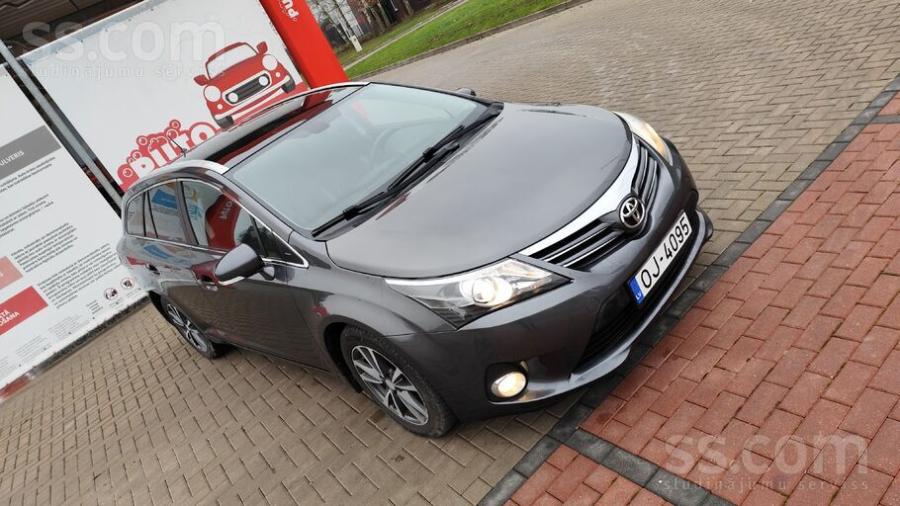Grey Toyota Avensis 2013 in Jelgava, with an engine capacity of 2.00 L and mileage of 240 thousand km for 5990 €, photo 6 on AUTOMOTO.COM.LV