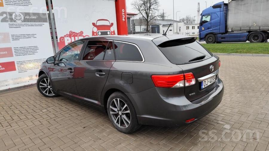 Grey Toyota Avensis 2013 in Jelgava, with an engine capacity of 2.00 L and mileage of 240 thousand km for 5990 €, photo 11 on AUTOMOTO.COM.LV