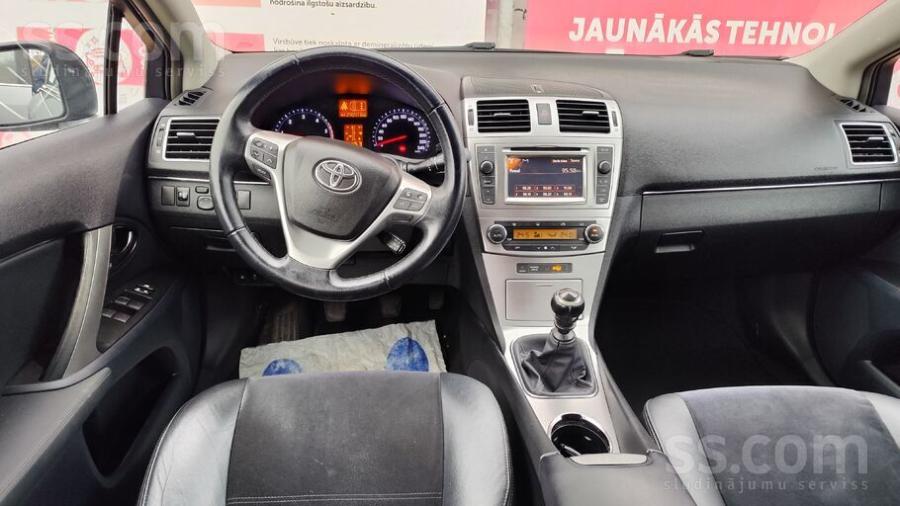 Grey Toyota Avensis 2013 in Jelgava, with an engine capacity of 2.00 L and mileage of 240 thousand km for 5990 €, photo 19 on AUTOMOTO.COM.LV