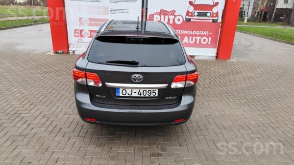 Grey Toyota Avensis 2013 in Jelgava, with an engine capacity of 2.00 L and mileage of 240 thousand km for 5990 €, photo 9 on AUTOMOTO.COM.LV