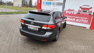 Pelēks Toyota Avensis 2013 Jelgava, ar dzinēja tilpumu 2.00 L un nobraukumu 240 tūkst. km par 5990 €, foto 10 vietnē AUTOMOTO.COM.LV
