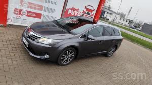 Pelēks Toyota Avensis 2013 Jelgava, ar dzinēja tilpumu 2.00 L un nobraukumu 240 tūkst. km par 5990 €, foto 14 vietnē AUTOMOTO.COM.LV