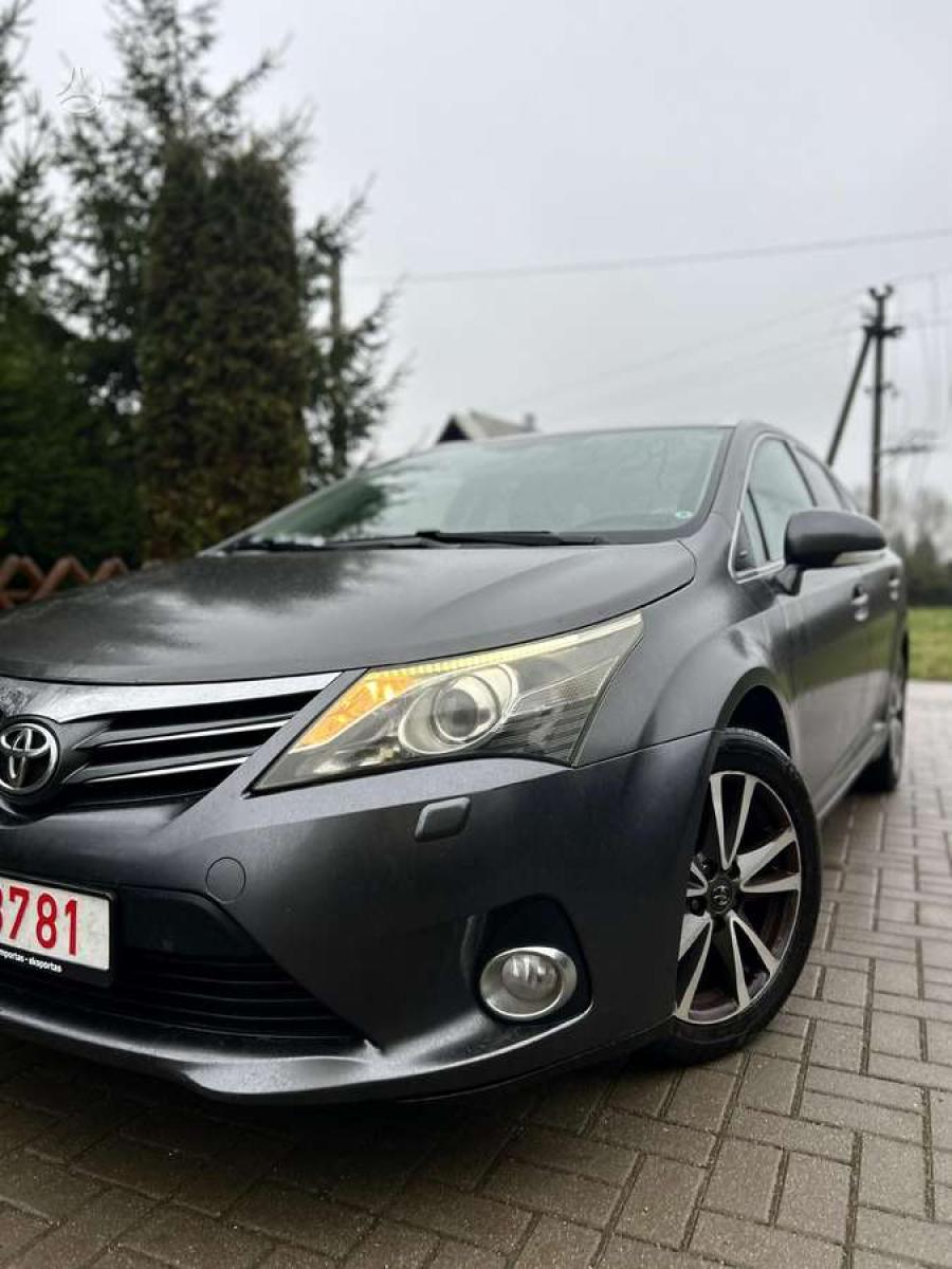 Grey Toyota Avensis 2013 in Kaunas, with an engine capacity of 1.80 L and mileage of 292 thousand km for 5800 €, photo 3 on AUTOMOTO.COM.LV