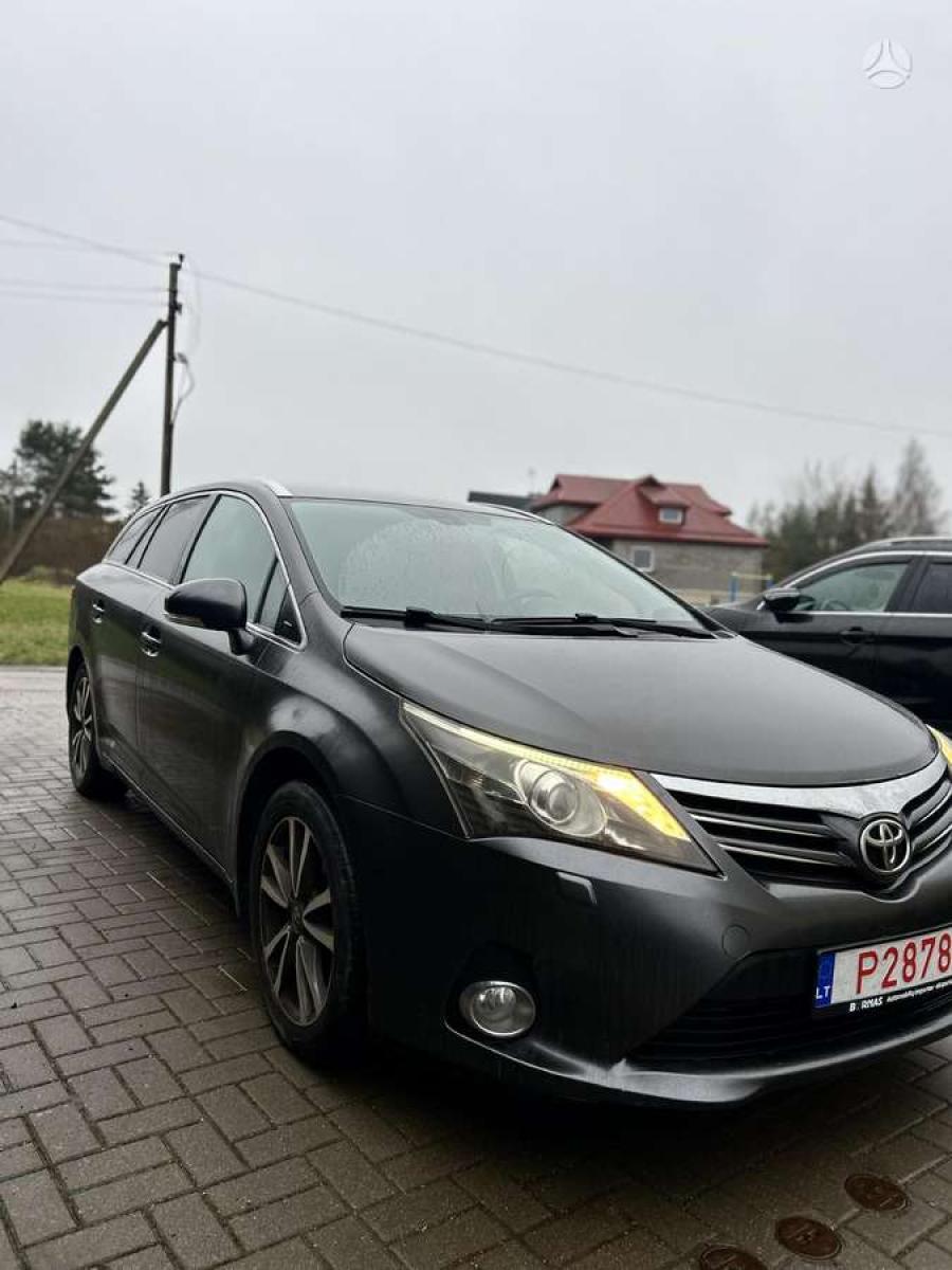 Grey Toyota Avensis 2013 in Kaunas, with an engine capacity of 1.80 L and mileage of 292 thousand km for 5800 €, photo 5 on AUTOMOTO.COM.LV