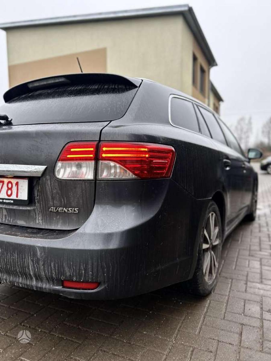 Grey Toyota Avensis 2013 in Kaunas, with an engine capacity of 1.80 L and mileage of 292 thousand km for 5800 €, photo 7 on AUTOMOTO.COM.LV