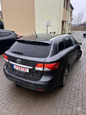 Grey Toyota Avensis 2013 in Kaunas, with an engine capacity of 1.80 L and mileage of 292 thousand km for 5800 €, photo 8 on AUTOMOTO.COM.LV